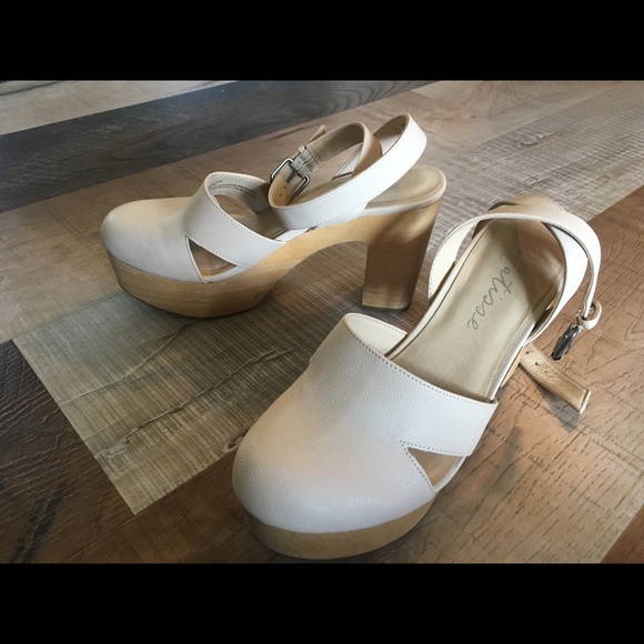 Matisse | Shoes | Matisse Cream Colored Platform Clogs | Poshmark